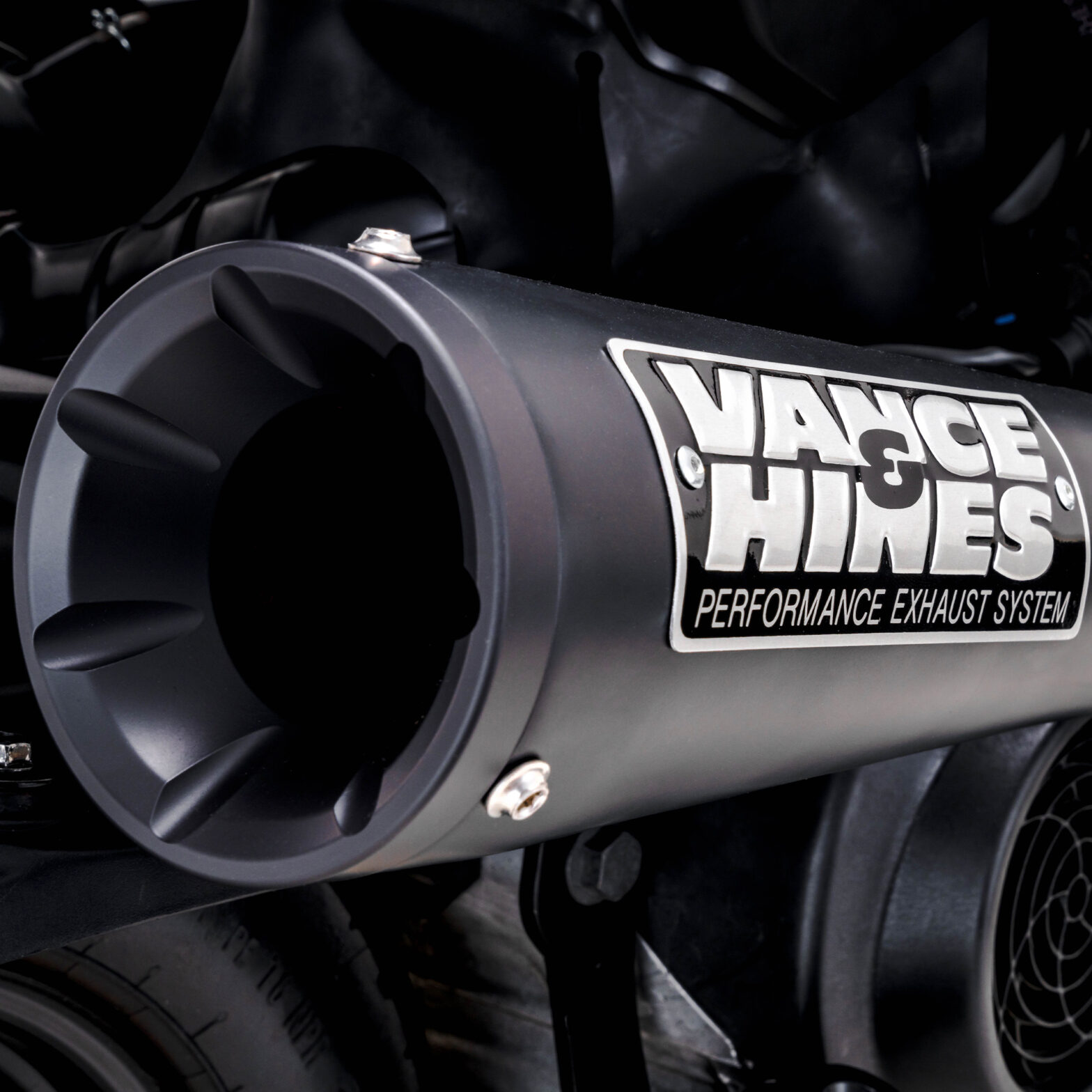 Navi Upsweep Exhaust - Vance & Hines