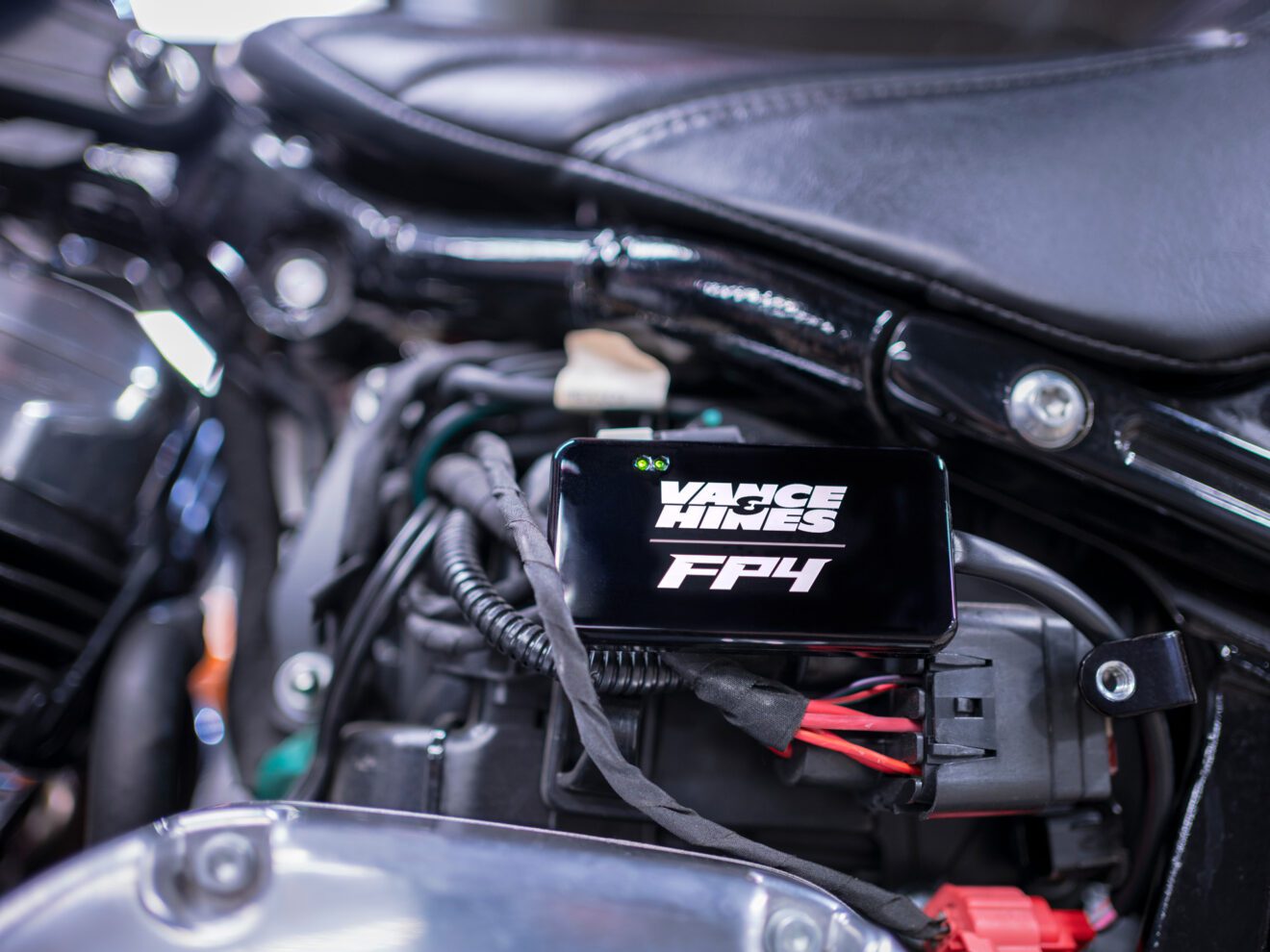 FP4 Tuner - Vance & Hines